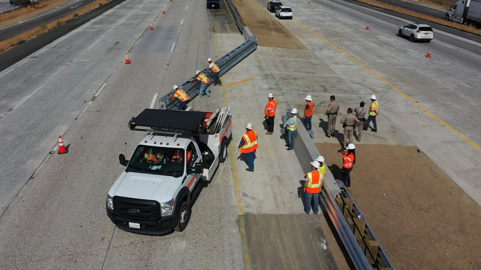 Swinging gate installed on I-5 at Castaic ahead of storm - ABC30 Fresno