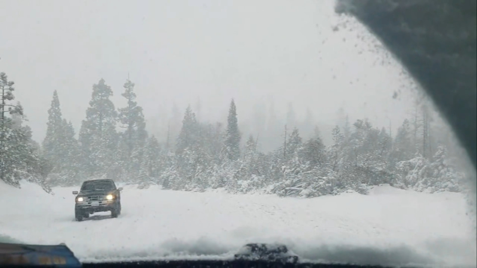 Unprepared travelers get caught in first snow of the season - ABC30 Fresno