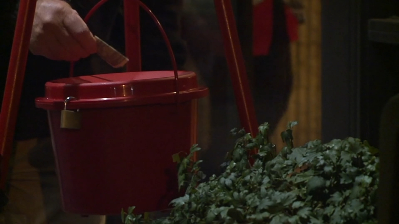 Stolen Salvation Army kettles, bells may be used to pose as fake bell ...