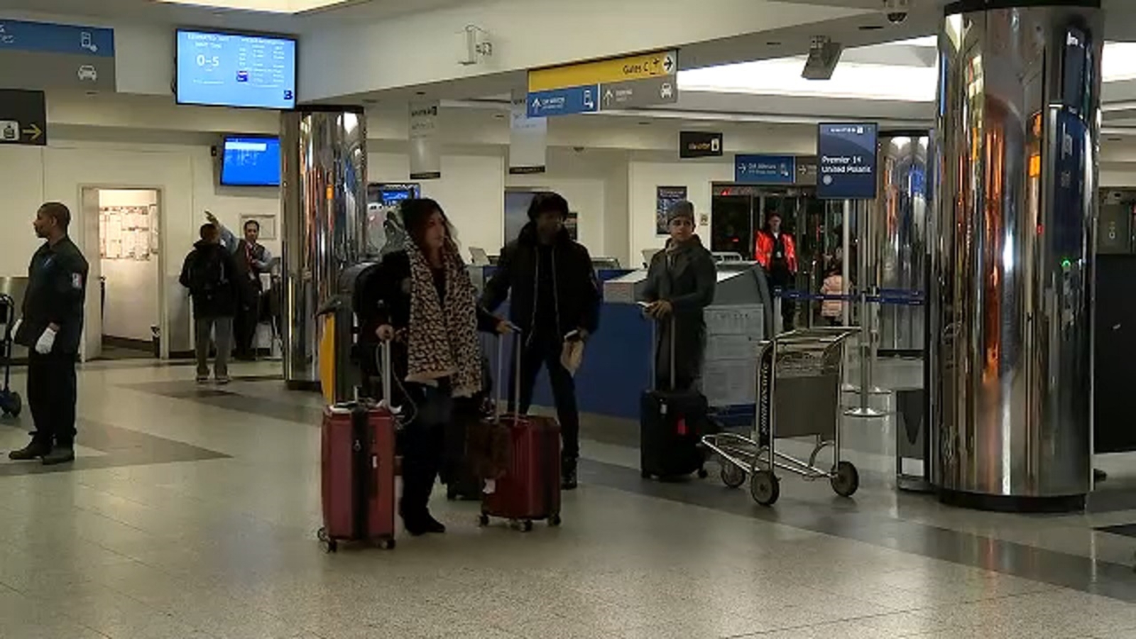 Winter storm causes flight delays/cancellations as thousands head home ...
