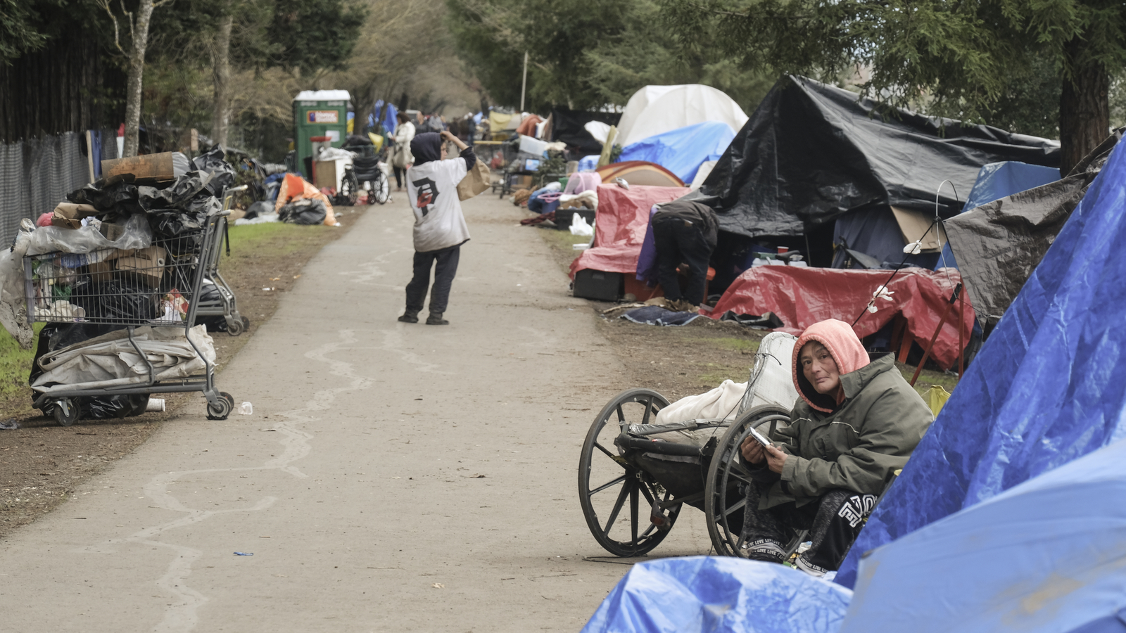 Sonoma County votes to declare homeless emergency along Joe Rodota ...