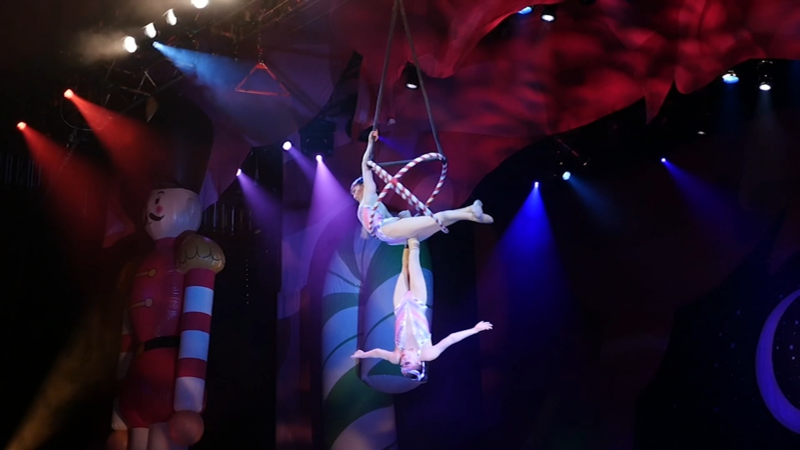 Cirque Dreams Holidaze's high-flying spectacle rolls into Philadelphia ...