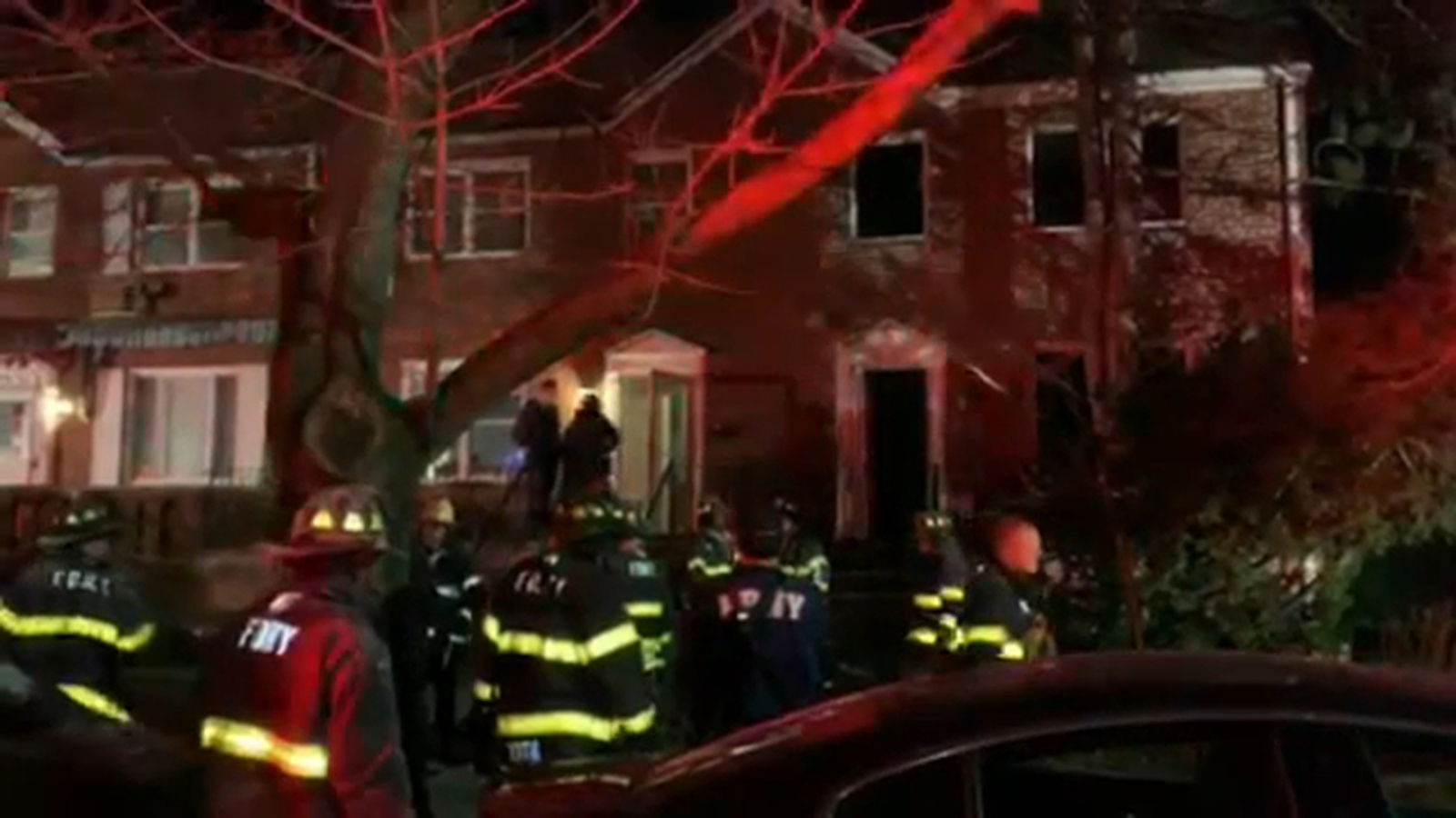 2 NYPD officers rescue elderly man from fire at home in Hillcrest ...