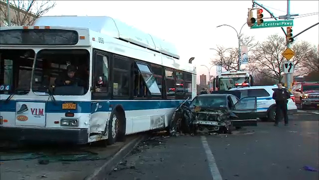 MTA Bus & car collide in Queens: 7 injured