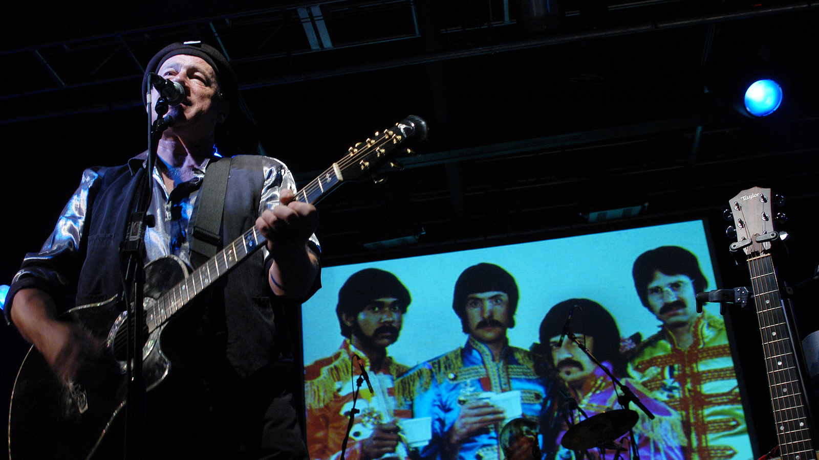 'Monty Python' writer, actor Neil Innes dies aged 75 - ABC7 Los Angeles