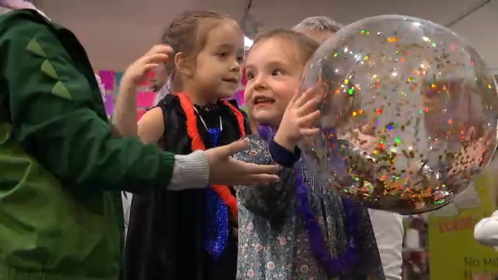 Special noon 'ball drop' held at Children's Museum on Upper West Side ...