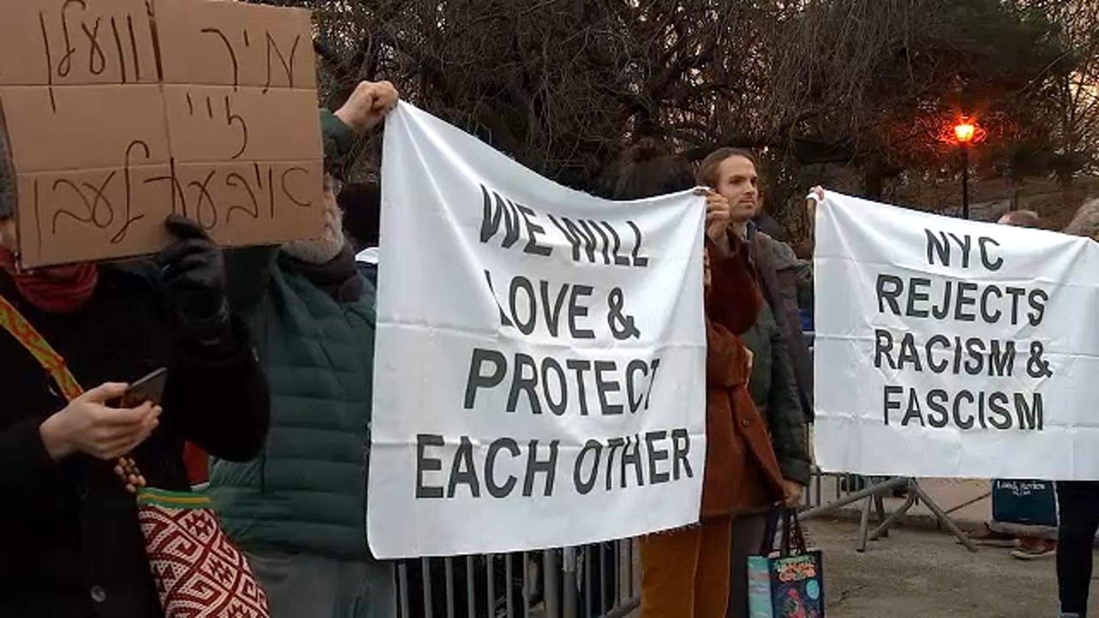 Thousands rally against hate in Brooklyn on New Year's Eve - ABC7 New York