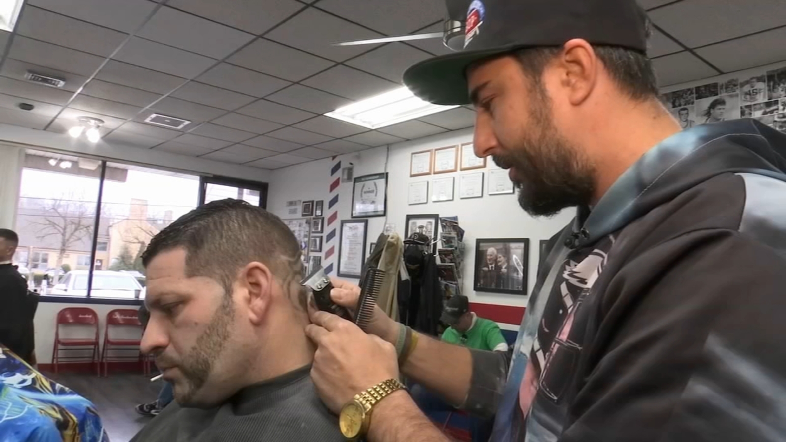 'Philly Special': Montgomery County barber gives fans Eagles haircuts ...