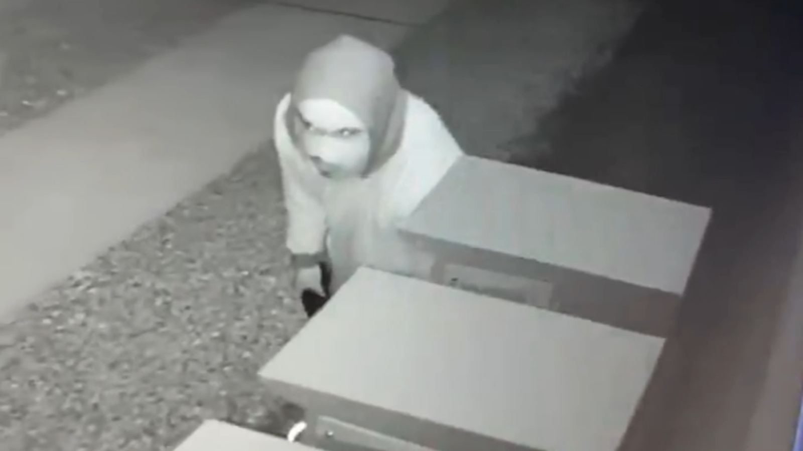 Masked men rob father at gunpoint in Houston's Museum District - ABC13 ...