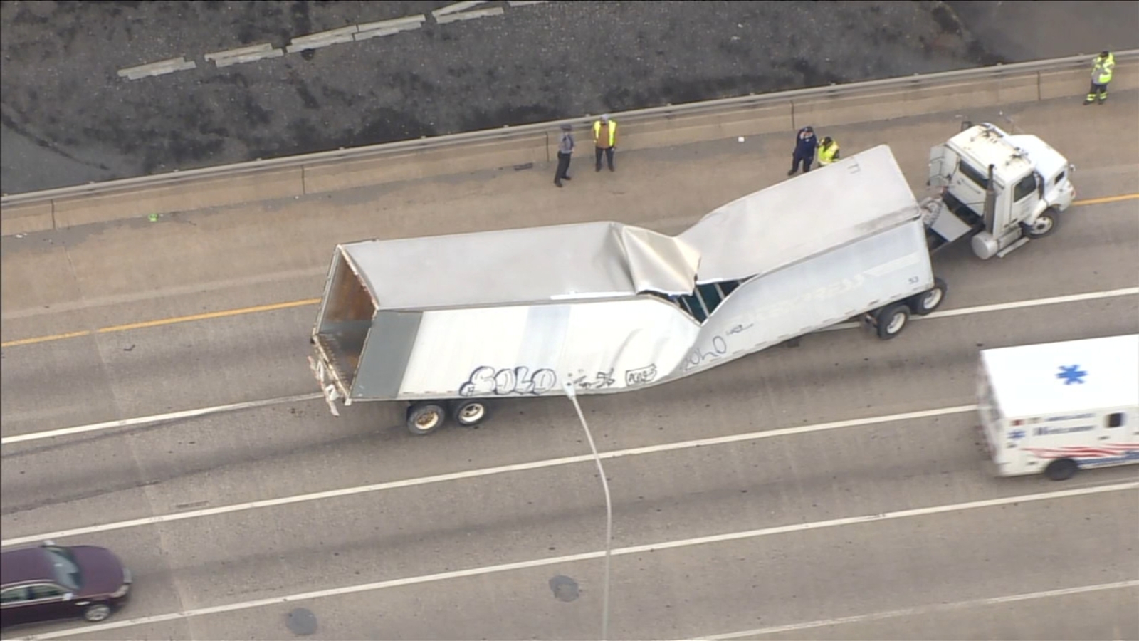 Truck trailer collapses on Interstate 95 in Center City Philadelphia ...