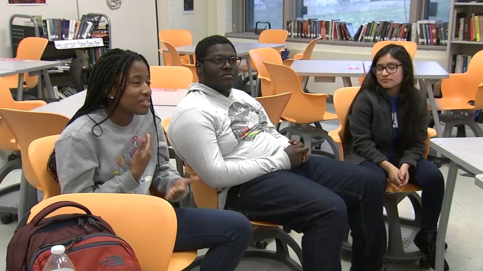 Mikva Challenge gives Chicago-area students presidential campaign ...