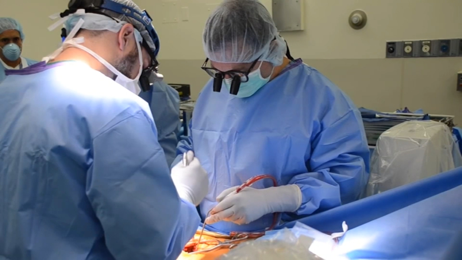 Health Watch: Unique procedure helps athletes with spinal fractures ...