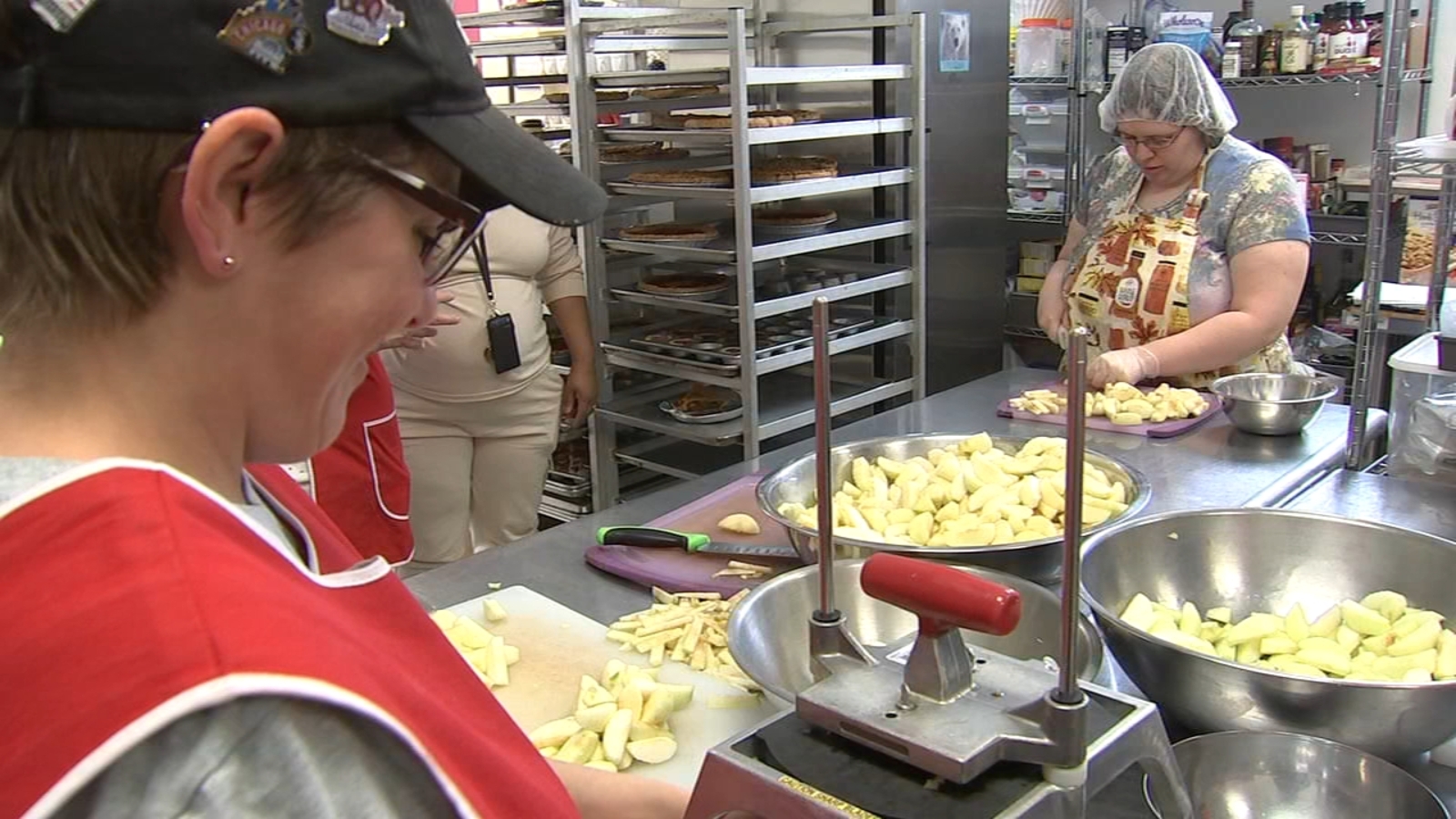 Oak Park pie shop, Happy Apple, offers inclusive job opportunities ...