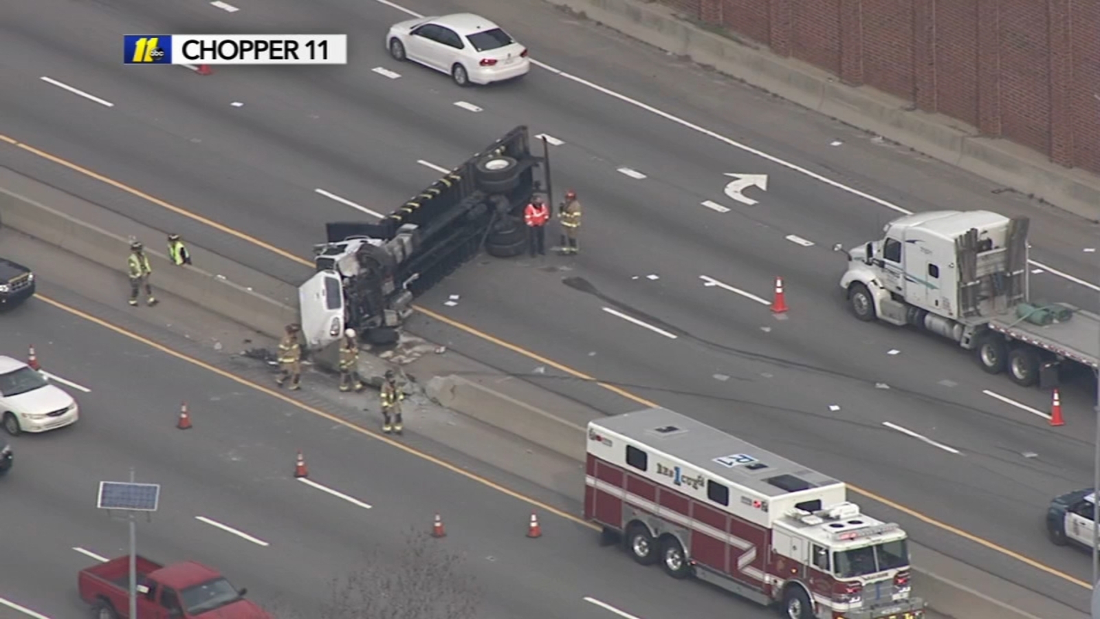 Overturned truck closes multiple lanes of I-440 in Raleigh - ABC11 ...