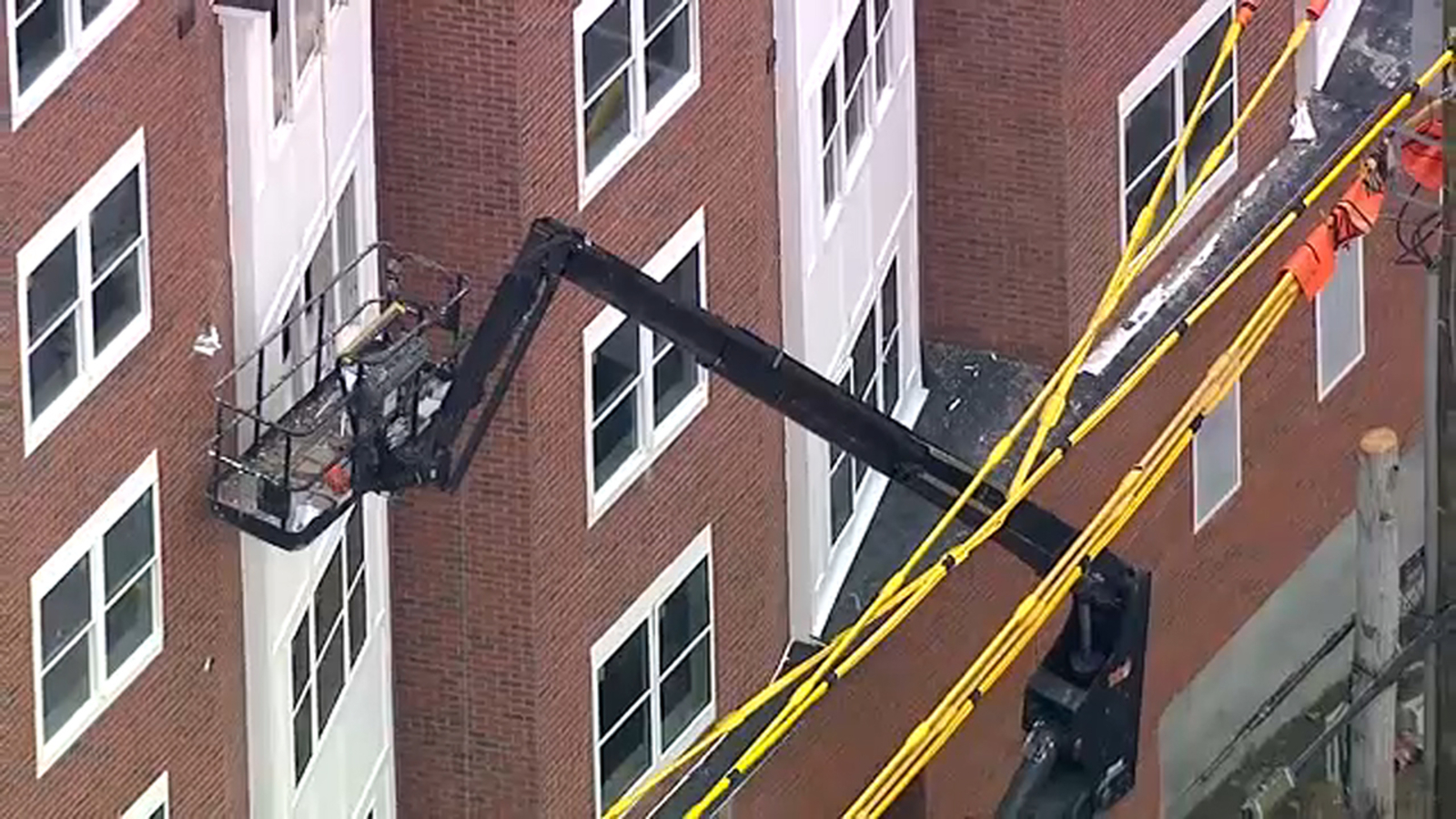 Worker electrocuted while on cherry picker outside New Rochelle ...