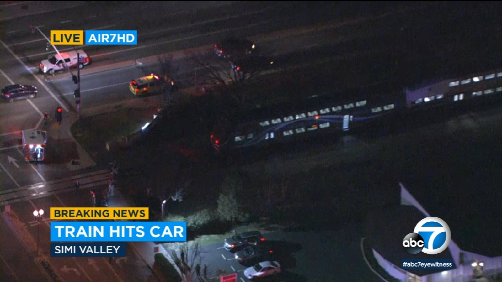 Metrolink train hits car on tracks in Simi Valley, 1 injured - ABC7 Los ...