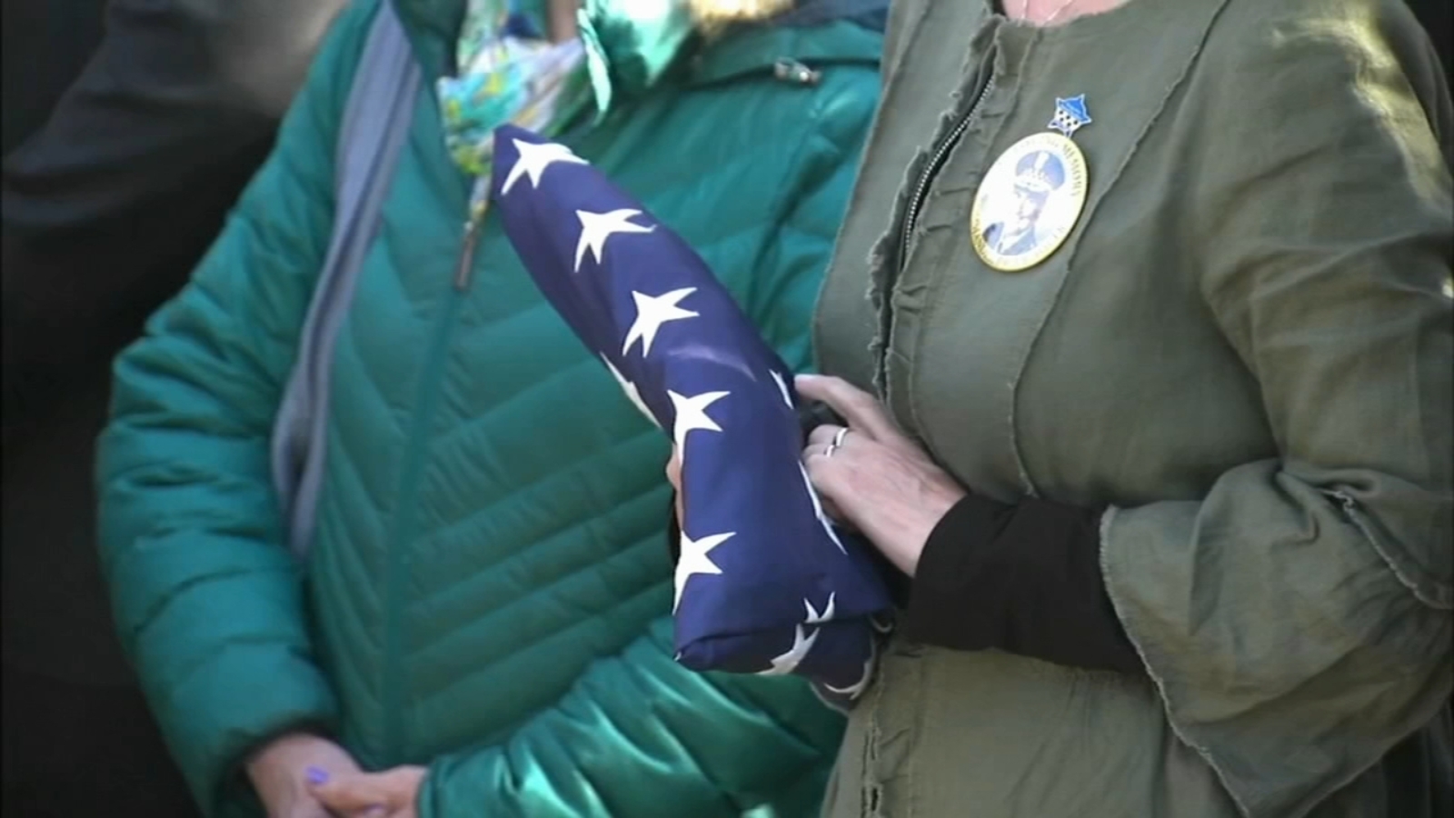 Murdered Chicago police commander Paul Bauer's widow Erin Bauer files ...