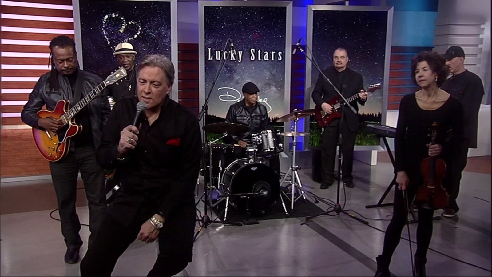 ABC7 News Anchor Dan Ashley debuts Valentine's Day song 'Lucky Stars ...