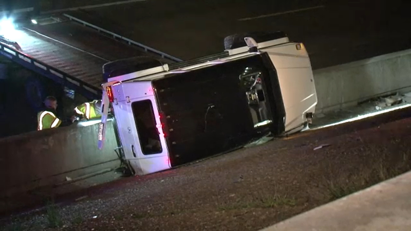 Mercedes G-Wagon rolls down embankment after crash in Midtown - ABC13 ...