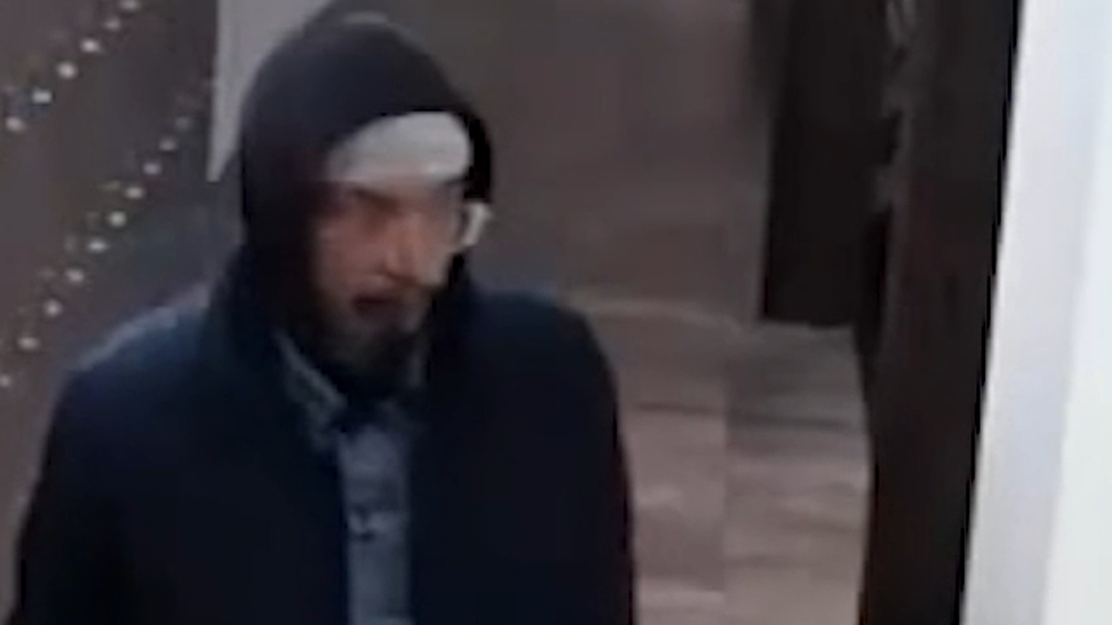 Gym worker robbed after hours inside Upper West Side Equinox - ABC7 New ...