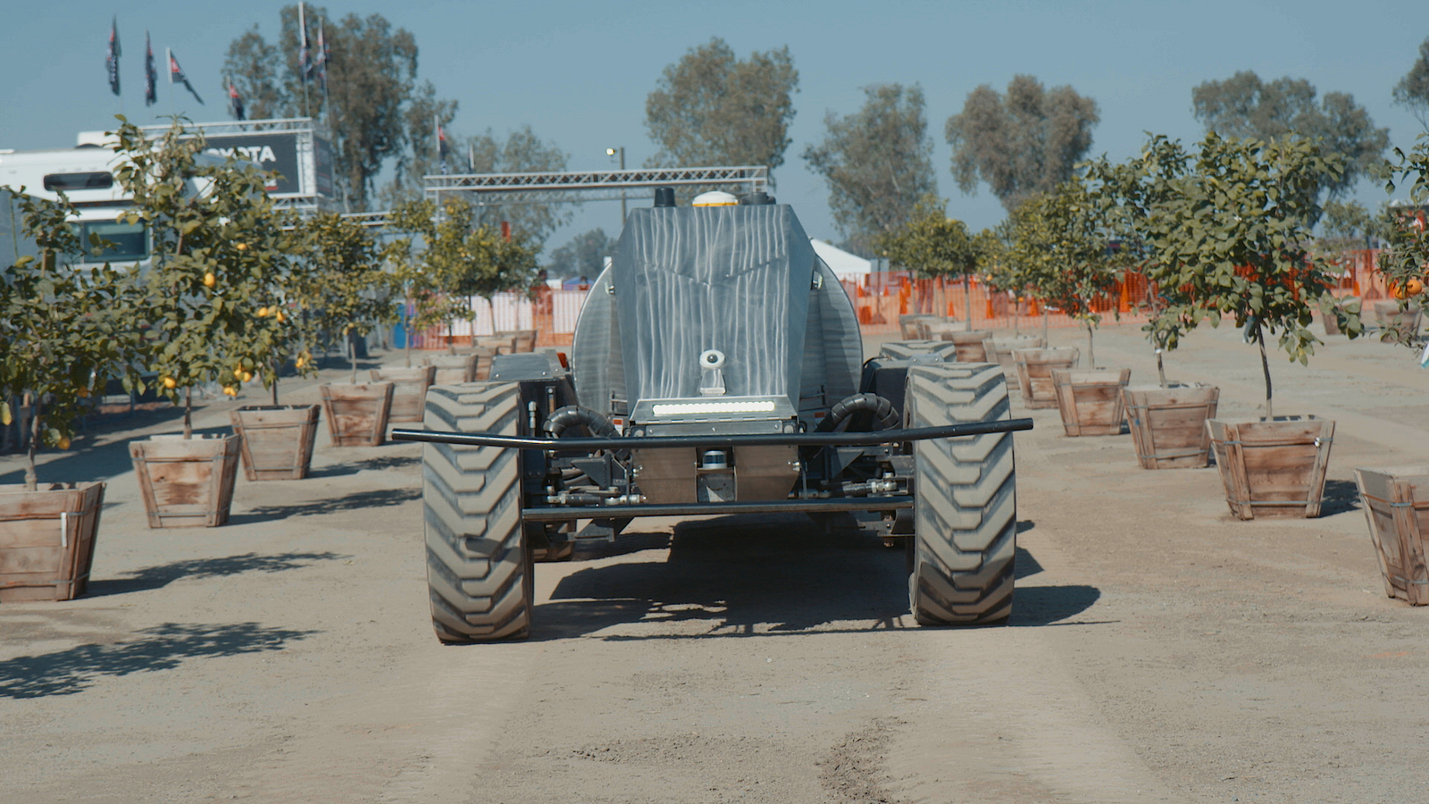 Tractor Tech at the World Ag Expo - ABC7 Chicago