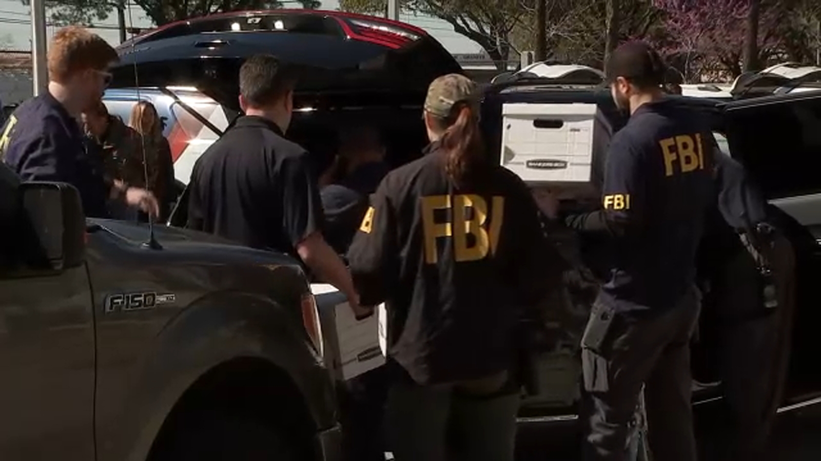 FBI investigates at HISD administration building for more than 3 hours ...