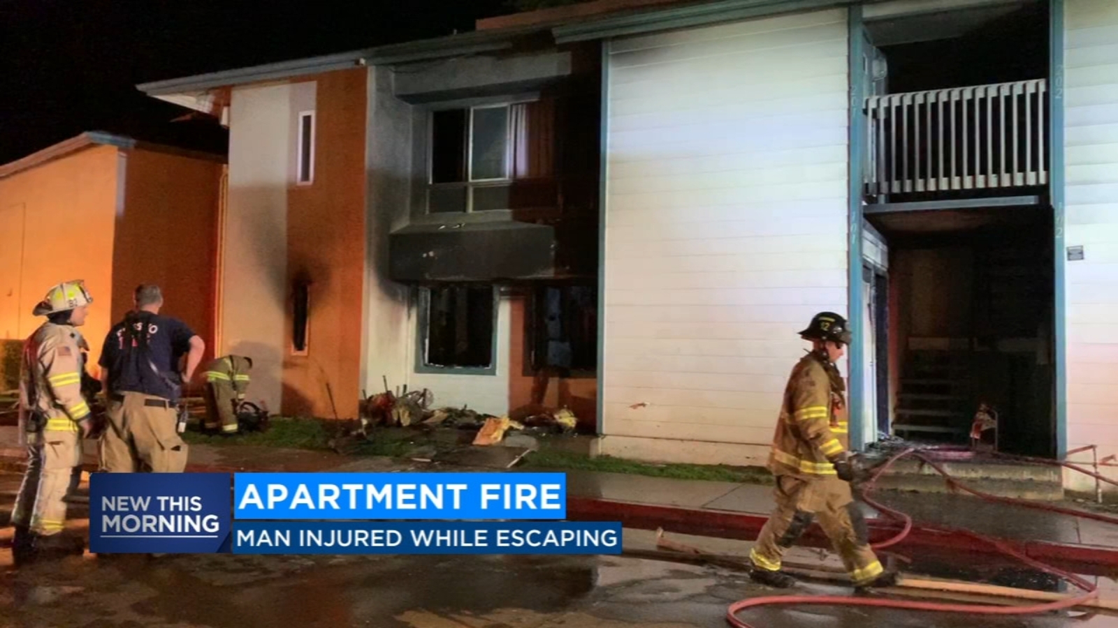 Man hospitalized, others displaced after central Fresno apartment complex fire - ABC30 Fresno