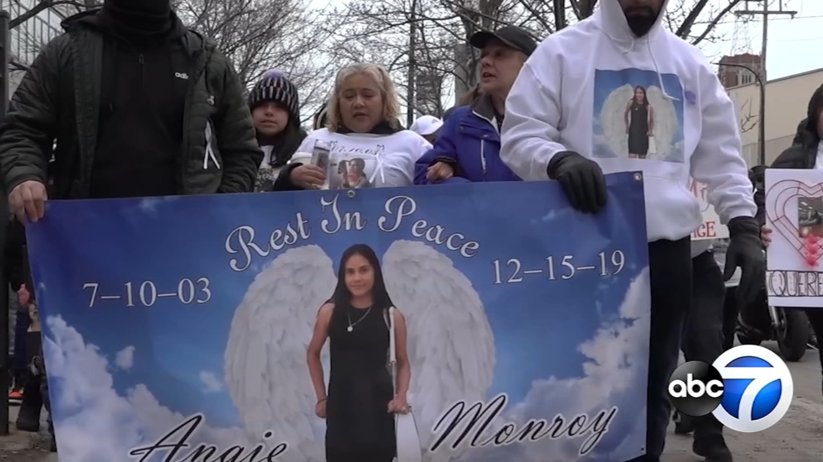'We want justice': Little Village family lead vigil for Angie Monroy ...