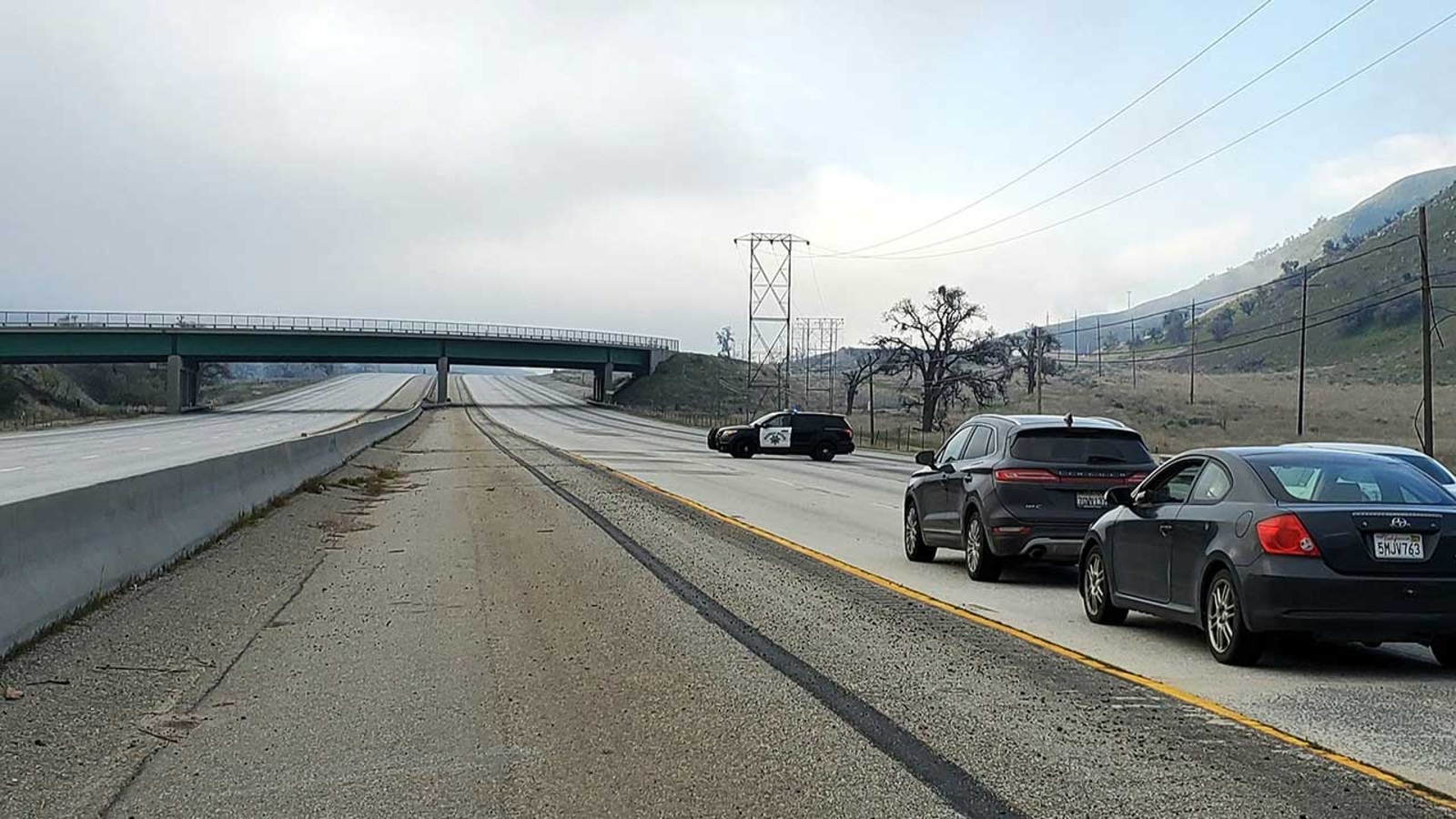 5 Freeway partially reopened in the Grapevine after tanker truck crash ...