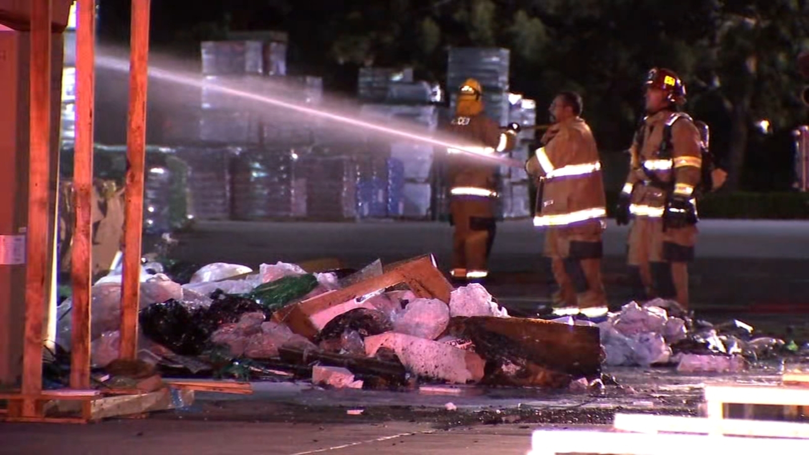 Fire breaks out behind Lowe's store in Merced - ABC30 Fresno