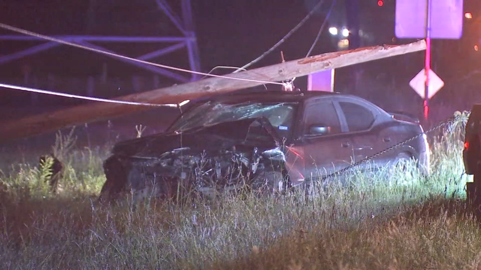 Car crash into utility pole causes power outage in north Harris County ...
