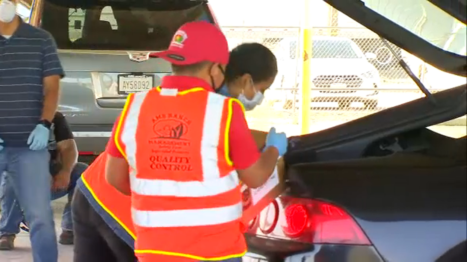 Organizers hold free food drive for Huron community - ABC30 Fresno