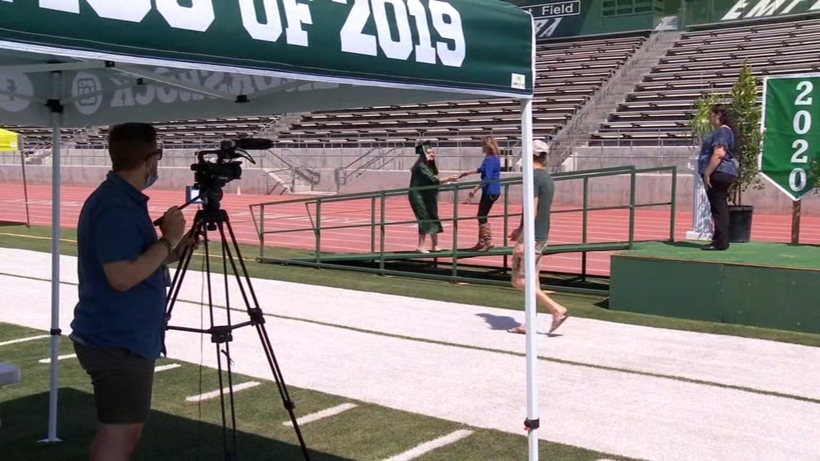 Dinuba High School seniors taking part in photoshoot for virtual ...