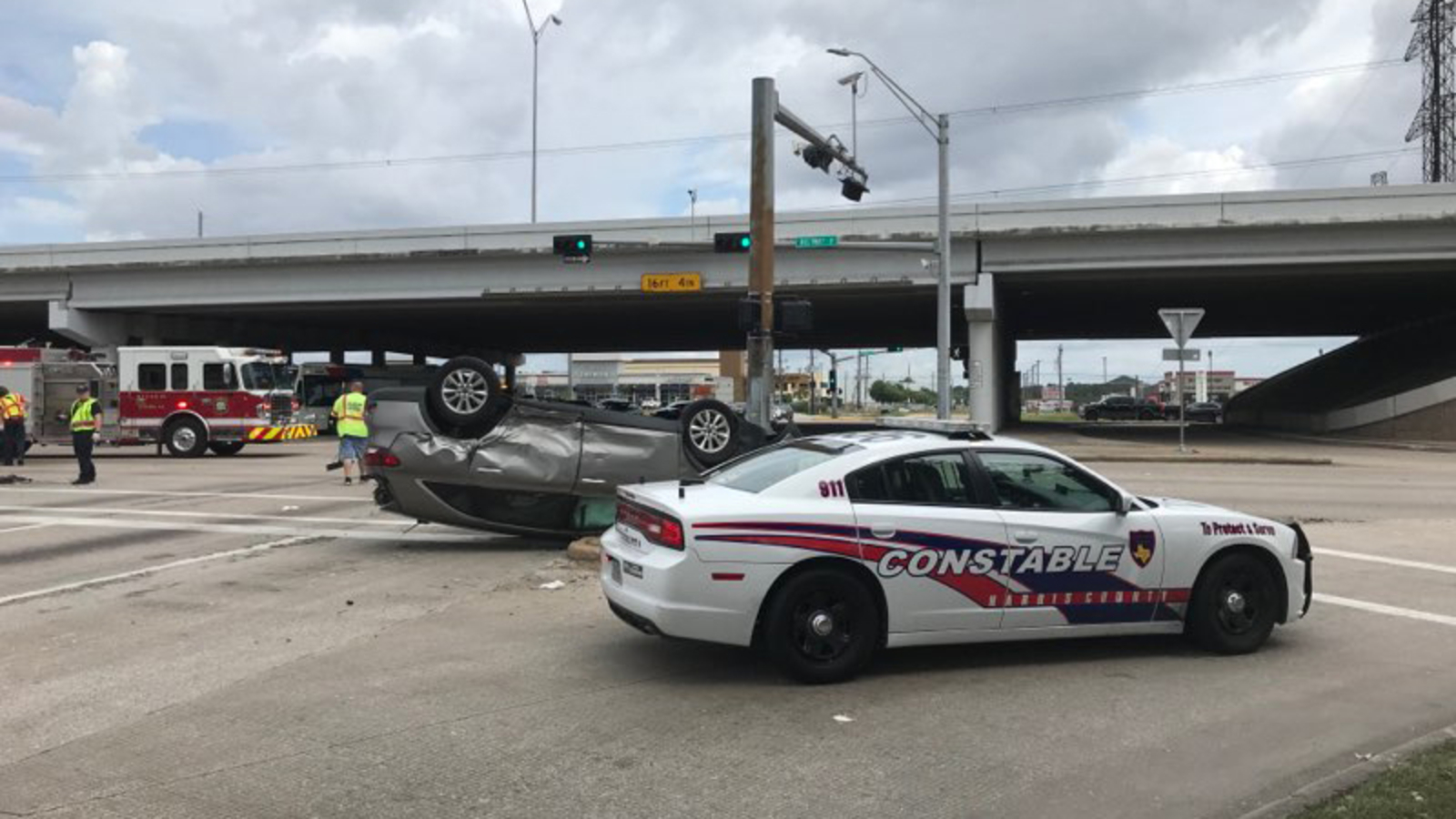 HOUSTON TRAFFIC: Rollover crash shuts down Sam Houston Parkway ...