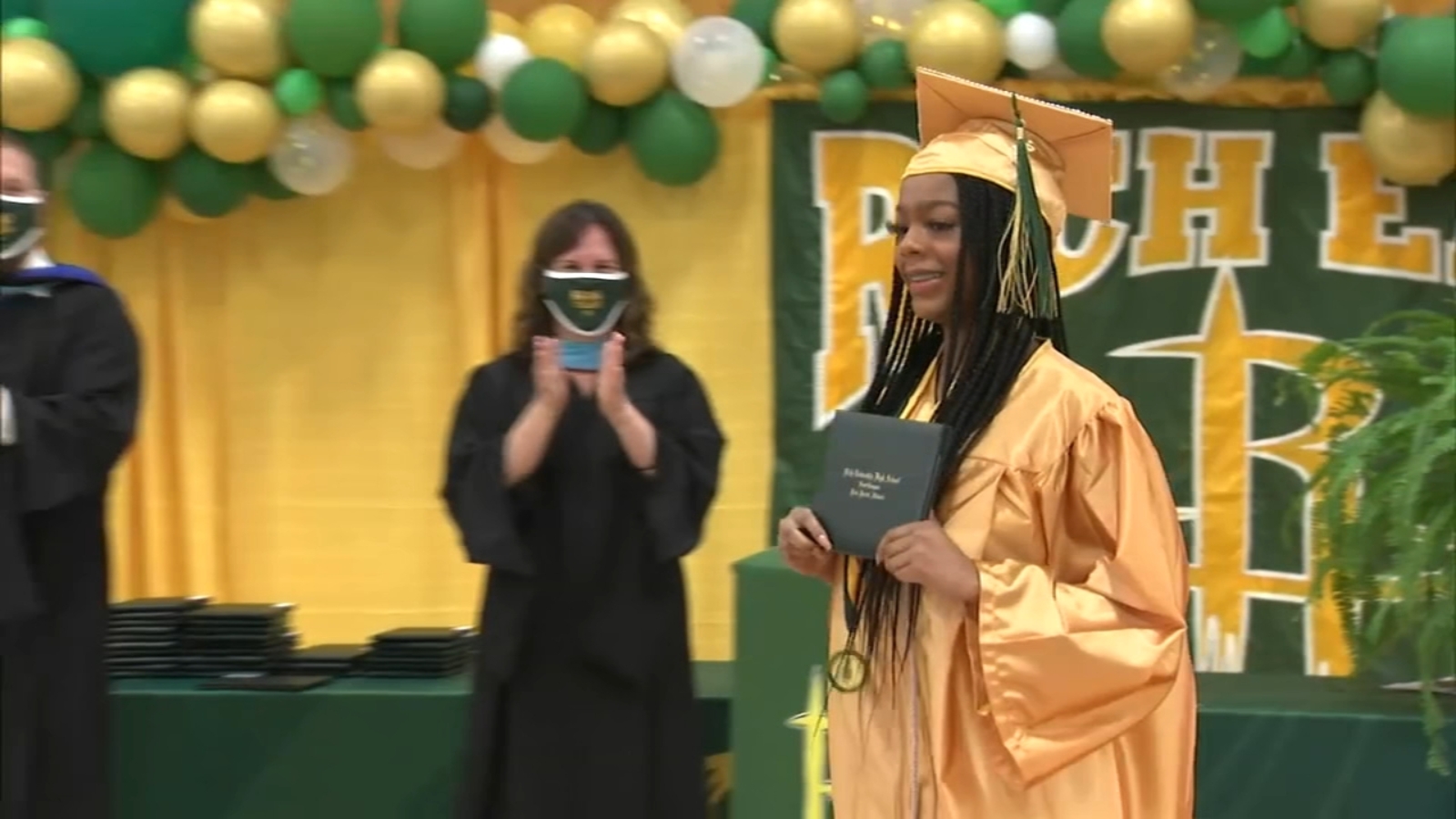 Coronavirus Illinois: Rich East High School seniors get diploma in ...
