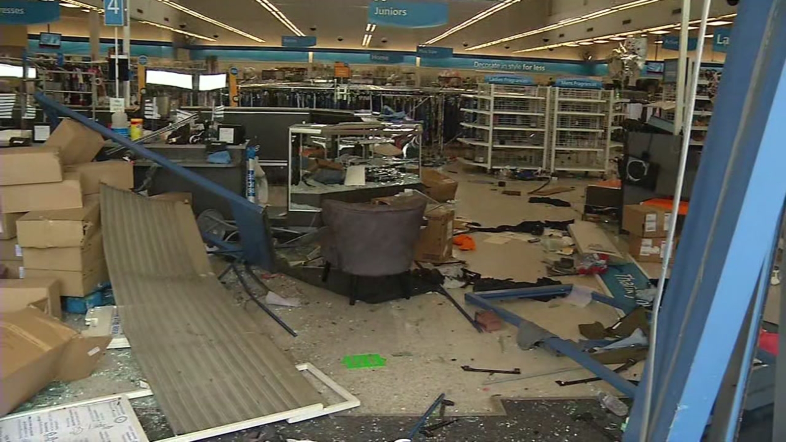 George Floyd death: Clean up underway as looters do serious damage at ...