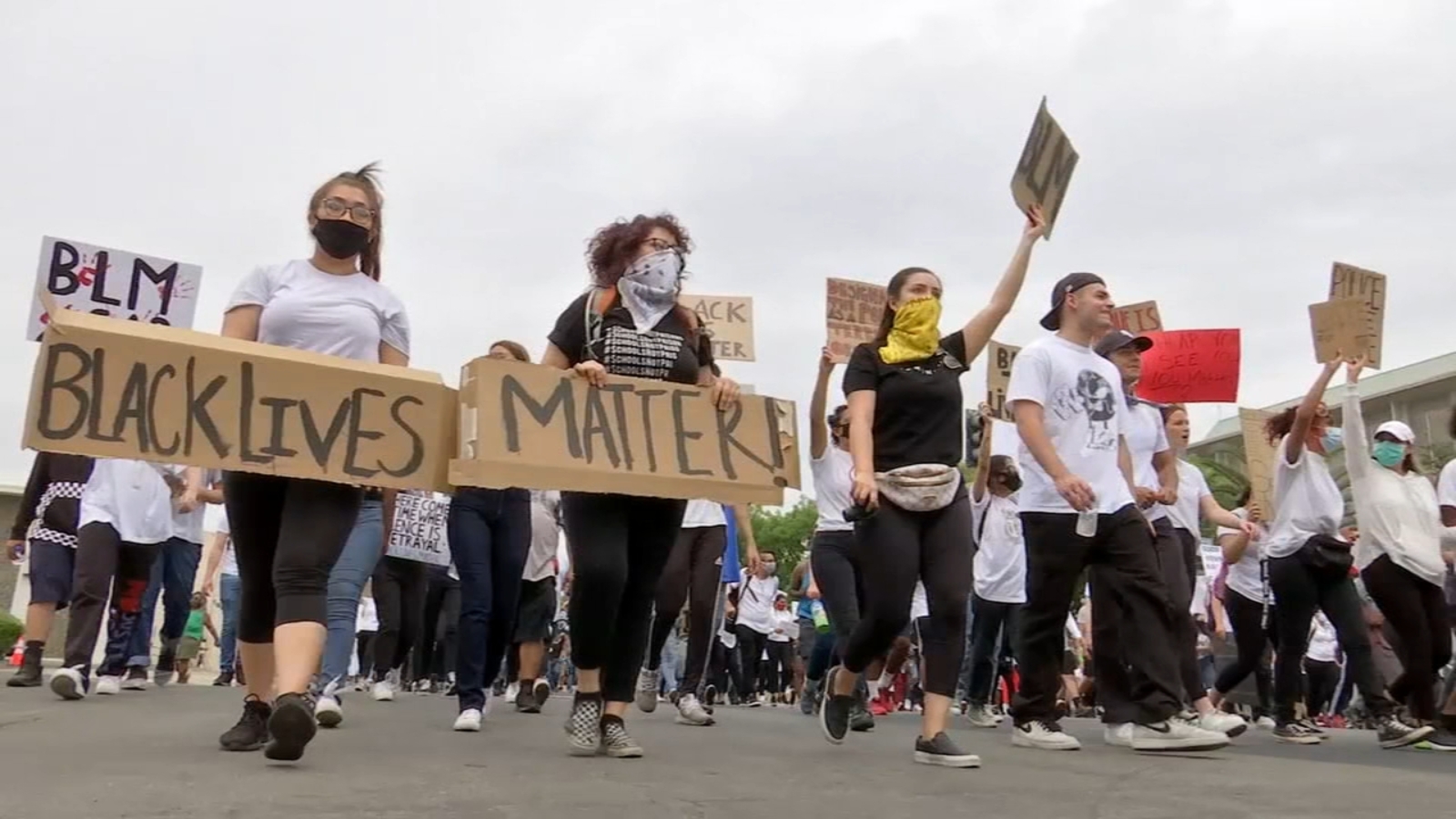 Thousands march through downtown Fresno for George Floyd protest ...