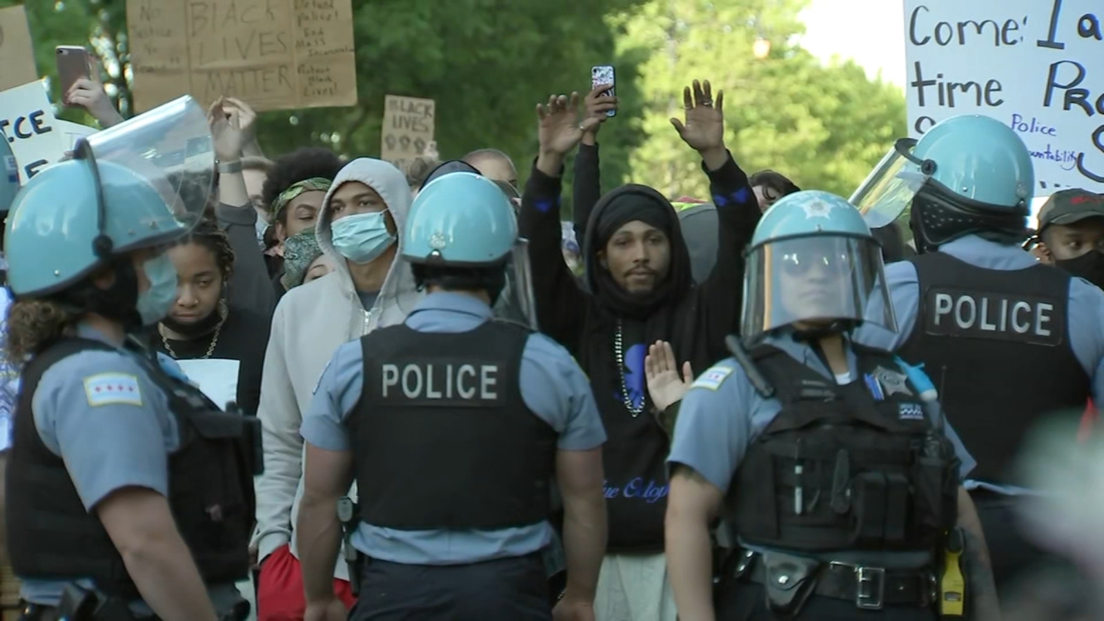 Chicago George Floyd protests carry on for 3rd day; Mayor Lori ...