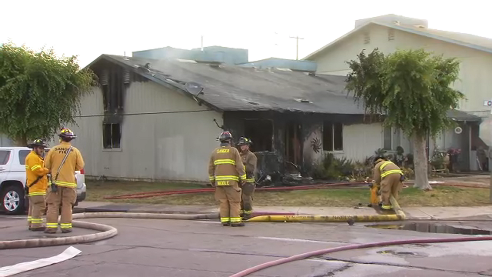 Fire destroys Sanger apartment, firefighters say - ABC30 Fresno