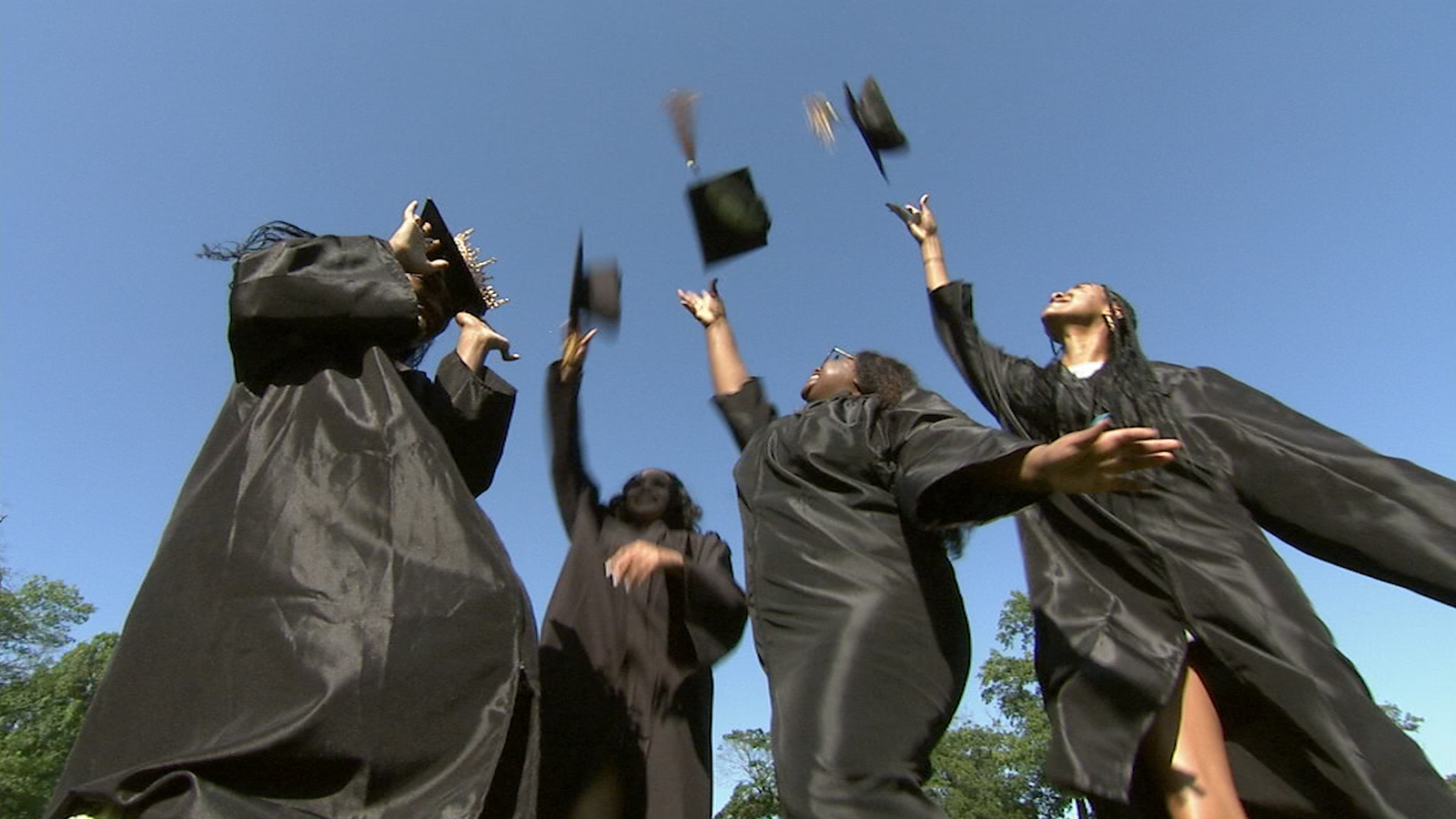 High School seniors get free prom, graduation pictures - ABC7 Los Angeles