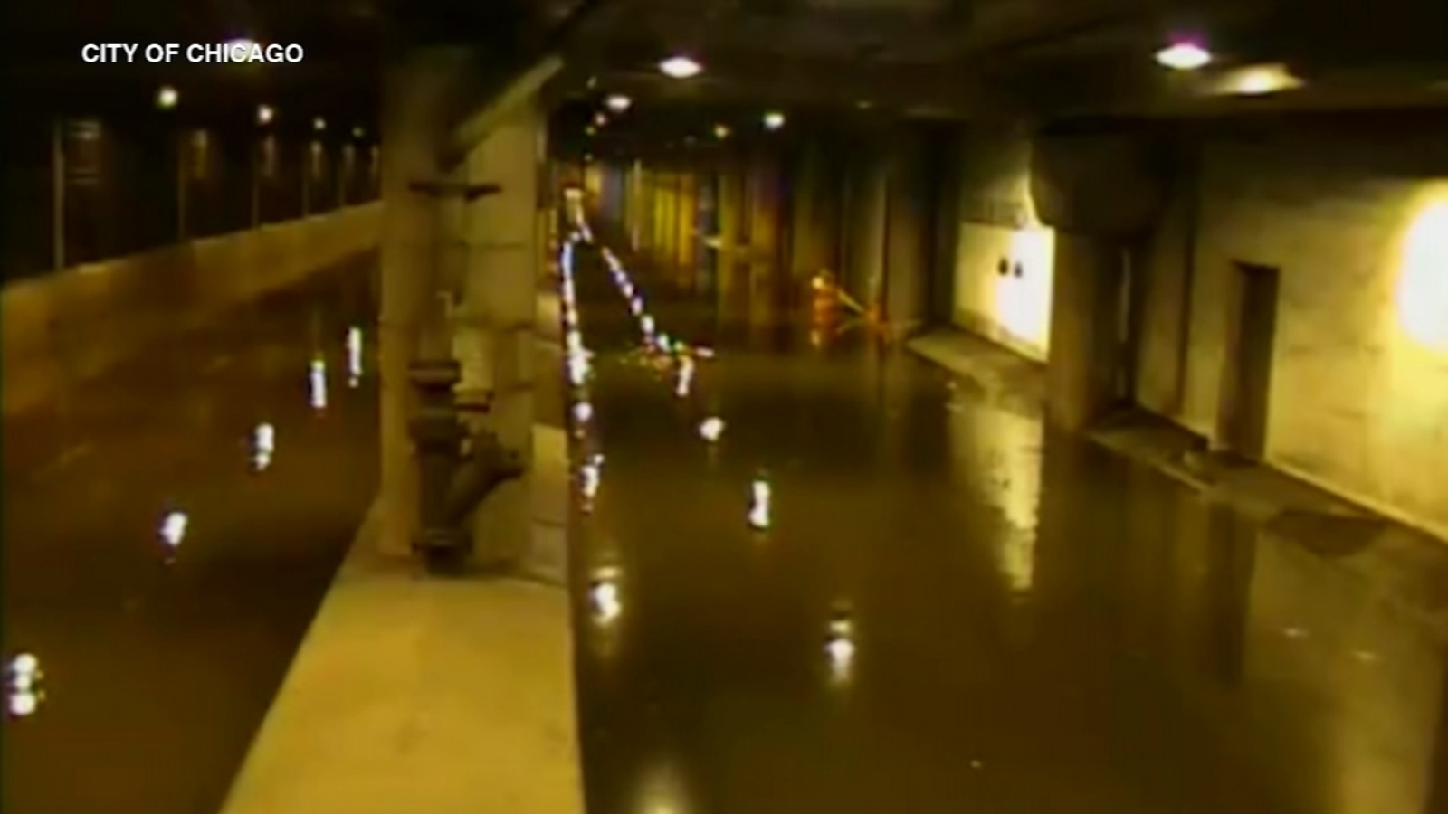 Chicago Weather: Video shows major flooding on Lower Wacker Drive in ...