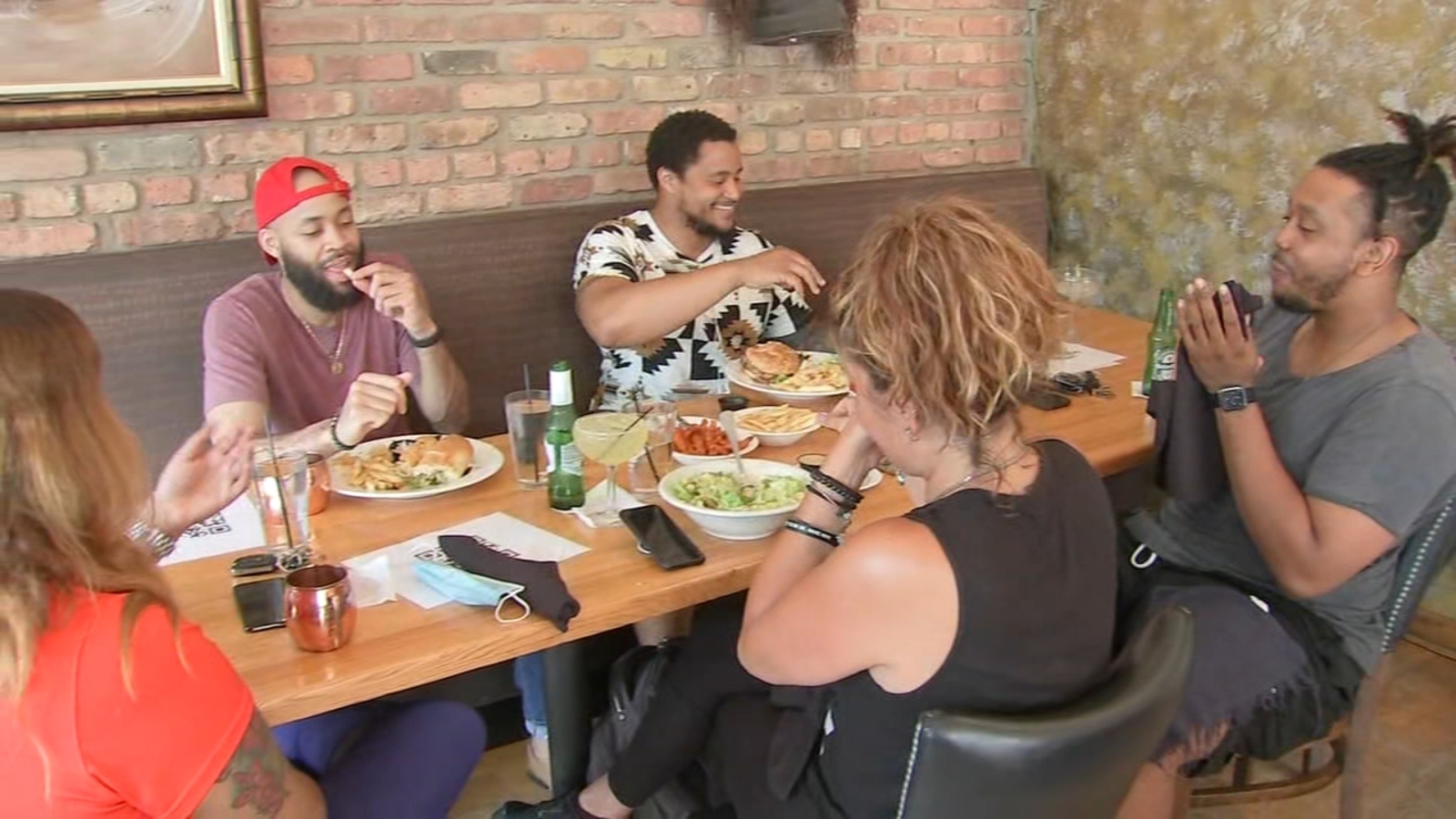 Reopening Illinois: IL moves into Phase 4 as gyms, movie theaters ...