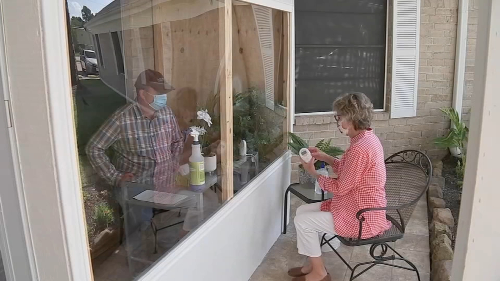 Katy assisted living facility creates visitor booth for families to ...