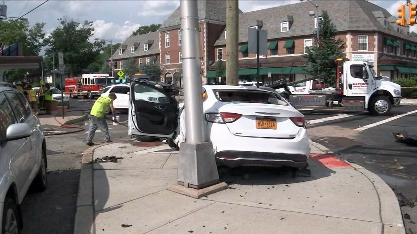 Police chase involving stolen vehicle leads to 5-car collision in Fair ...