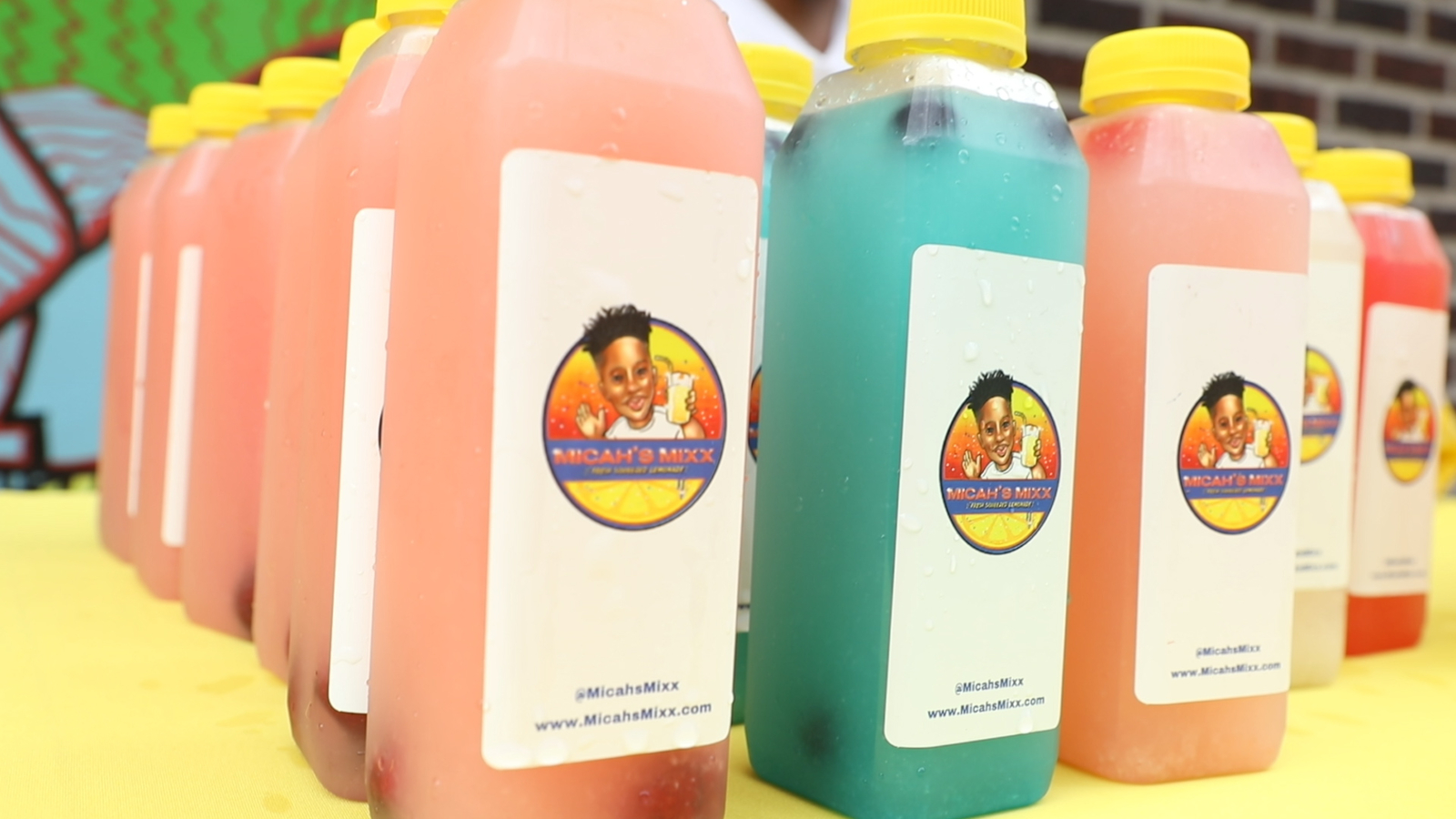 10-year-old starts lemonade business to help the homeless - ABC7 Chicago