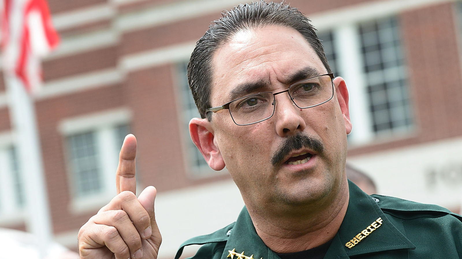 Florida sheriff bans mask-wearing for employees despite COVID-19 ...