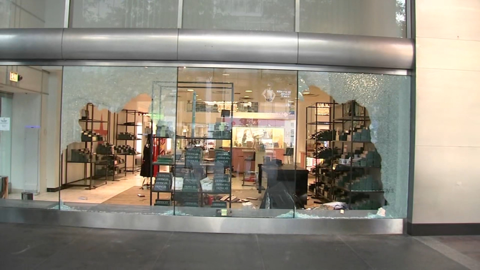 Chicago looting leaves residents feeling unsafe, ready to flee city ...