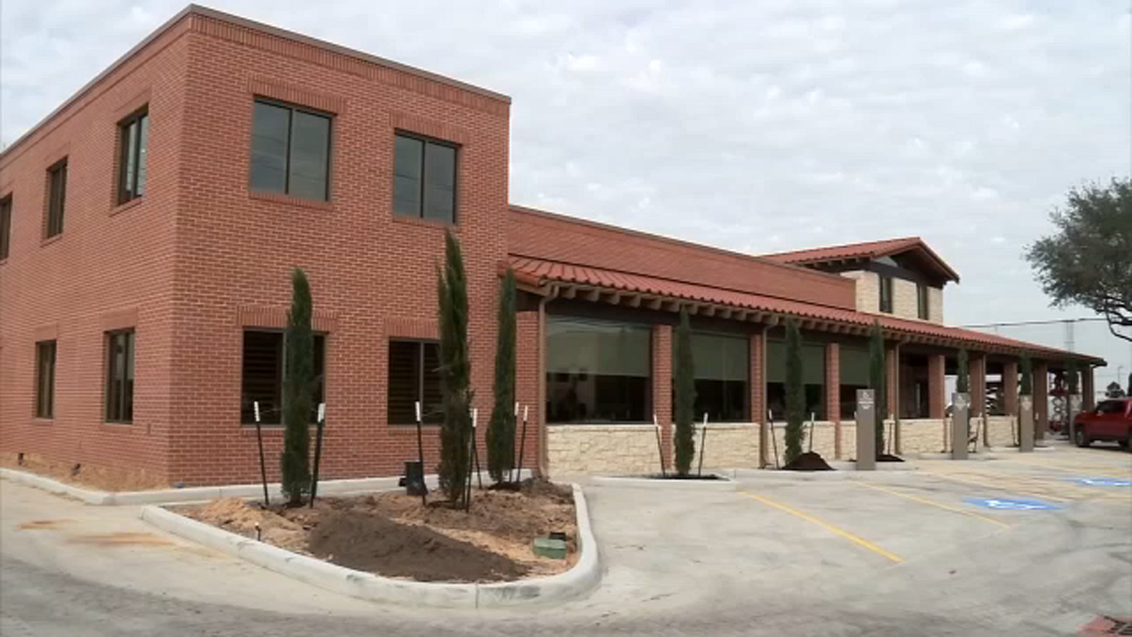 Cleburne Cafeteria voted best cafeteria in America - ABC7 Los Angeles