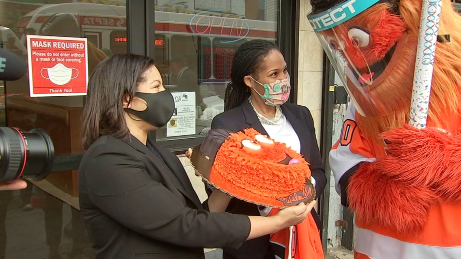 Flyers surprise businesses hit hard during pandemic with $100k in ...