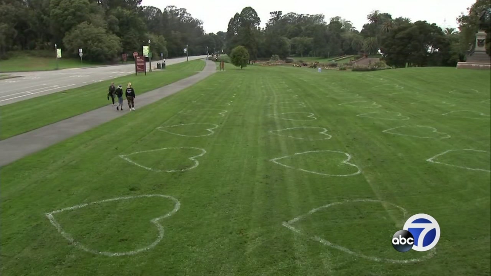 Coronavirus Crisis: Social distancing hearts painted at San Francisco ...